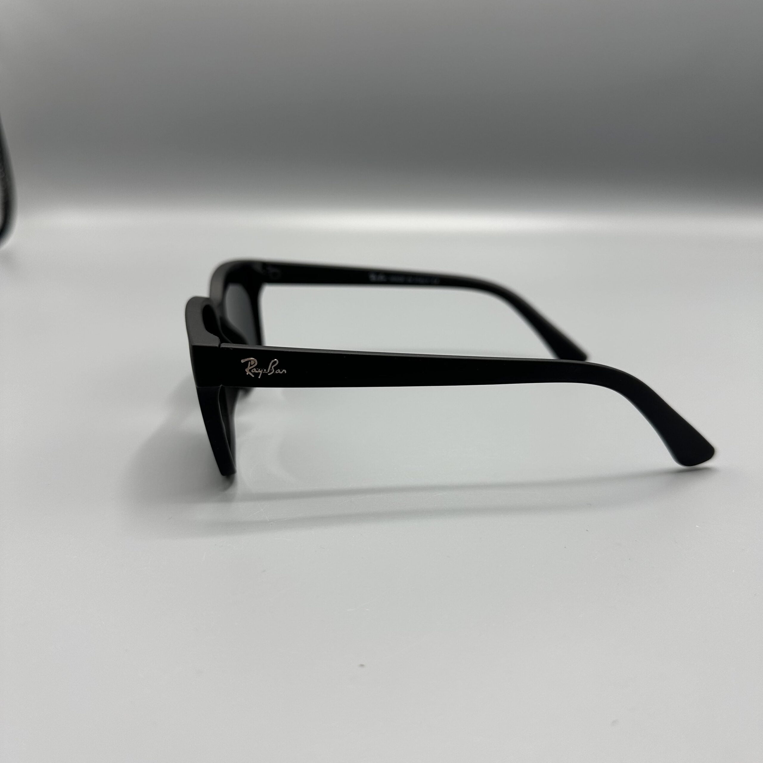 P Ray Ban Siyah Çerçeve 173 – Zümrüt Gözlük